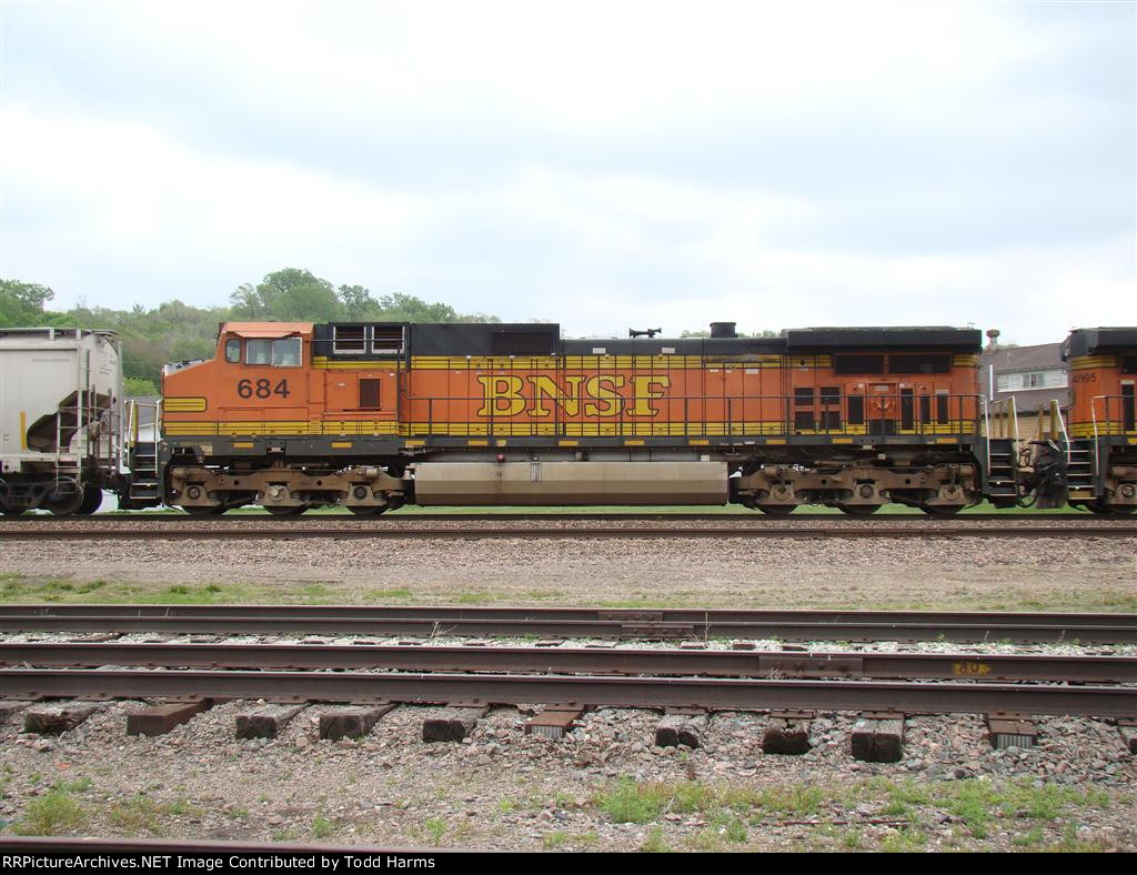BNSF 684